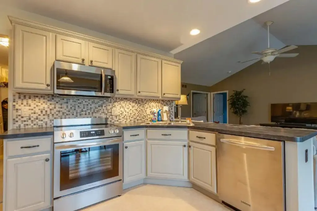 Popular Kitchen Colors for a Fresh, Modern Look